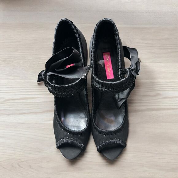 Betsey Johnson | Shoes | Betsey Johnson Pink Sole Black Satin Calandra ...